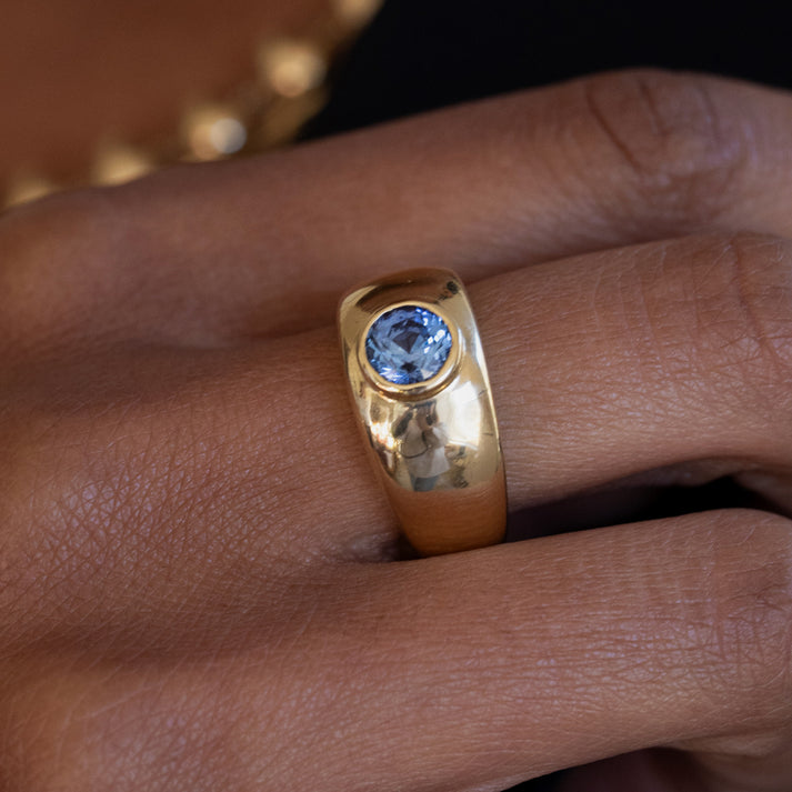 ROUND SAPPHIRE BEZEL SET CLOUD RING – Starling